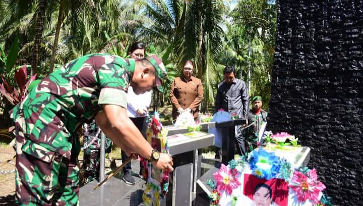 Korem 132 Tadulako Gelar Upacara di Monumen Tragedi Jatuhnya Helikopter ...